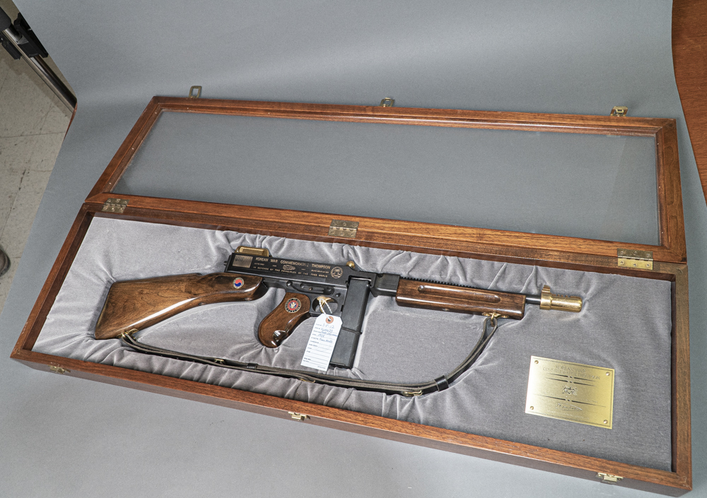 GS | Gun Auction: 1928 Thompson Commemorative War Machine Gun Set