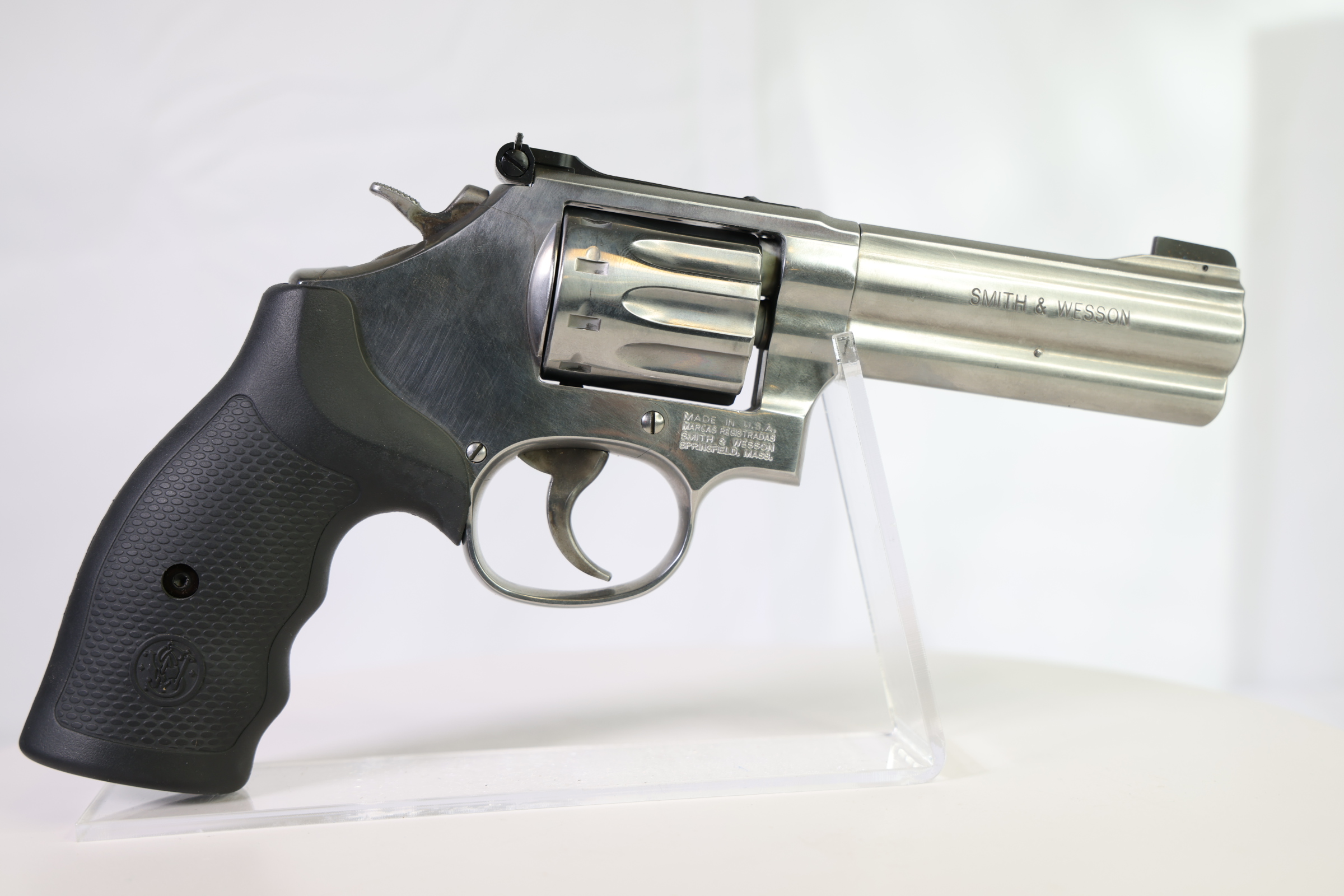 Smith & Wesson 617-6 .22LR Auction | GunSpot