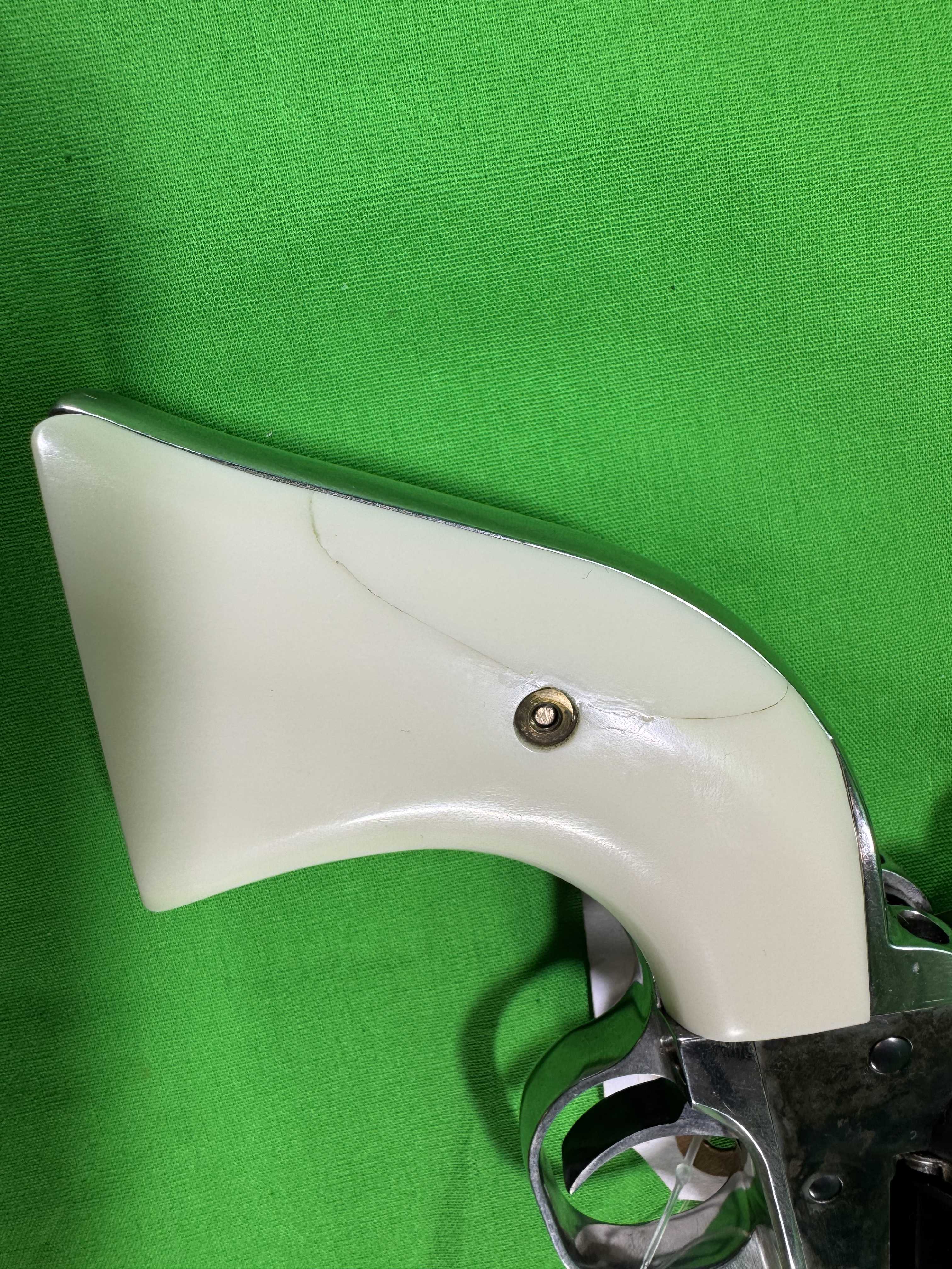 GS | **Pistol Pair** Rug…